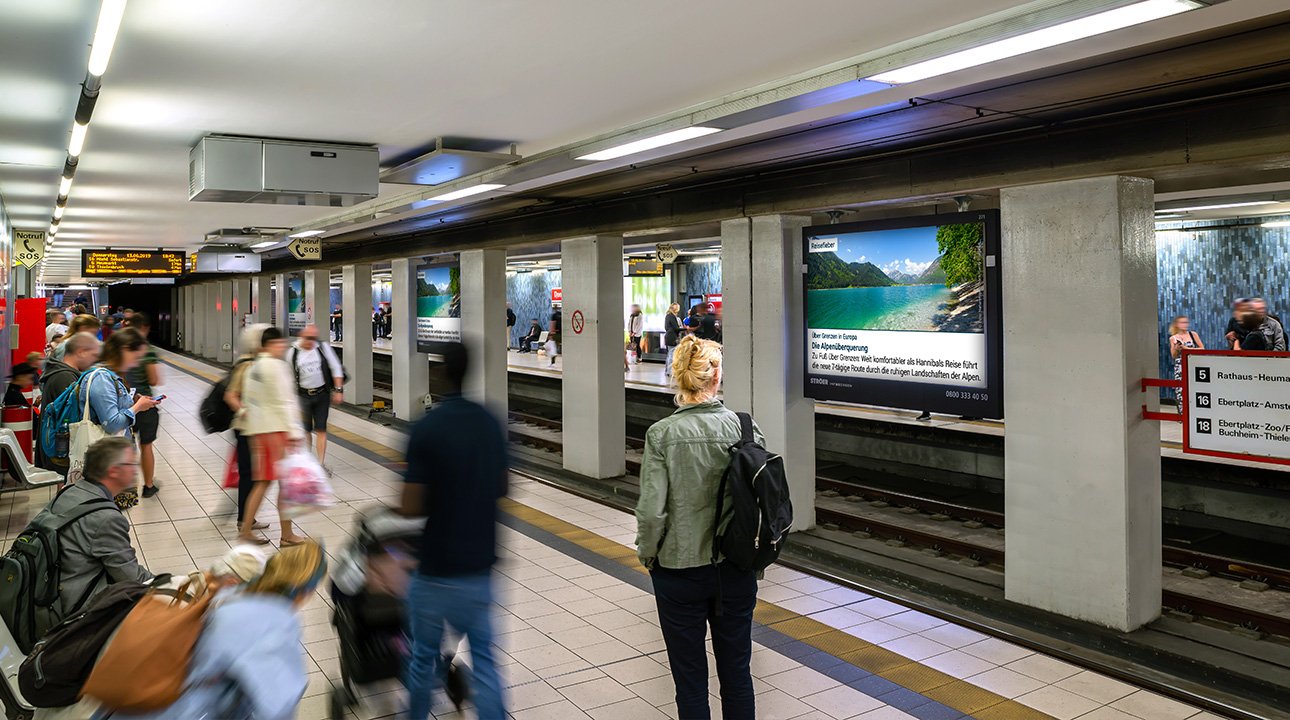 Public Video Infoscreen | STRÖER