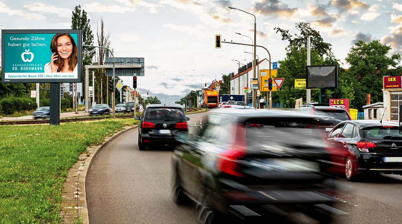 Public Video Roadside | STRÖER